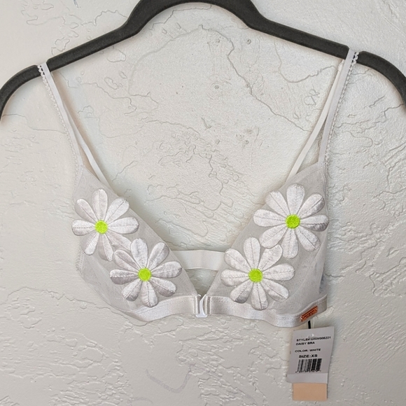 Daydream Nation | Intimates & Sleepwear | Nwt Daydream Nation Daisy Bra ...